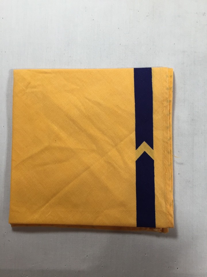 Cub Scout Wolf Den older style dark yellow fade Neckerchief BSA Boy ...