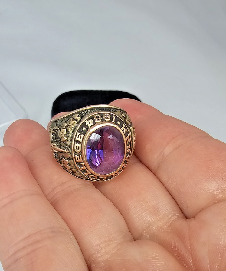 Vintage Elliott 10K Yellow Gold Amethyst 1964 College Class Ring ...