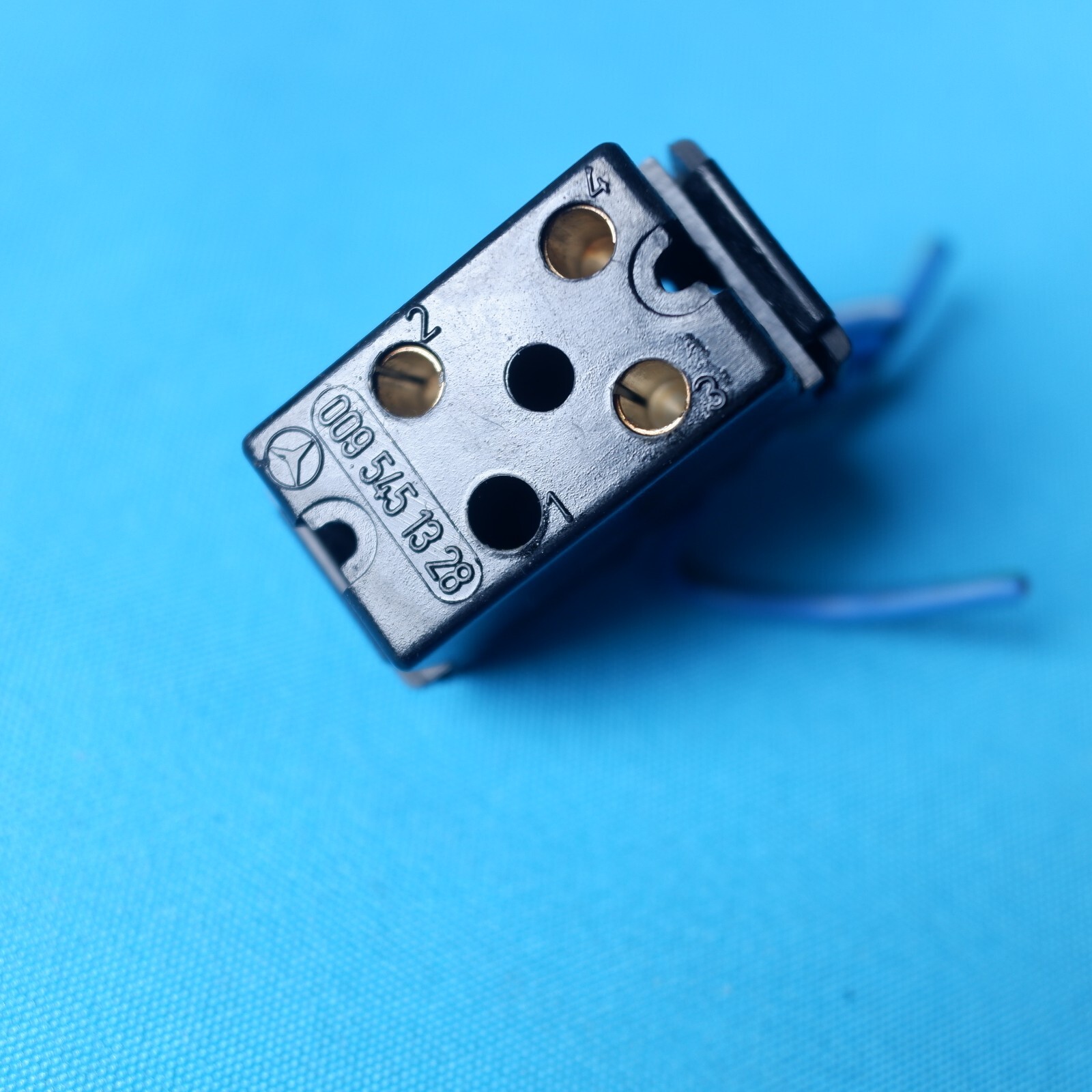 MERCEDES Electrical Connector 0095451328 for sale online | eBay