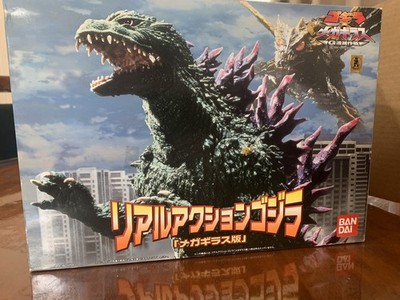 2000 Bandai Real Action GODZILLA vs Megaguirus figure kit NEW IN BOX ...
