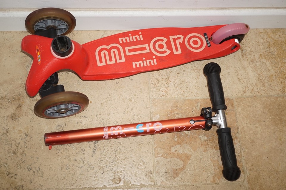 GENUINE Swiss MINI MICRO Scooter 3 Wheels T-Bar Red Adjustable 3-6 Year ...