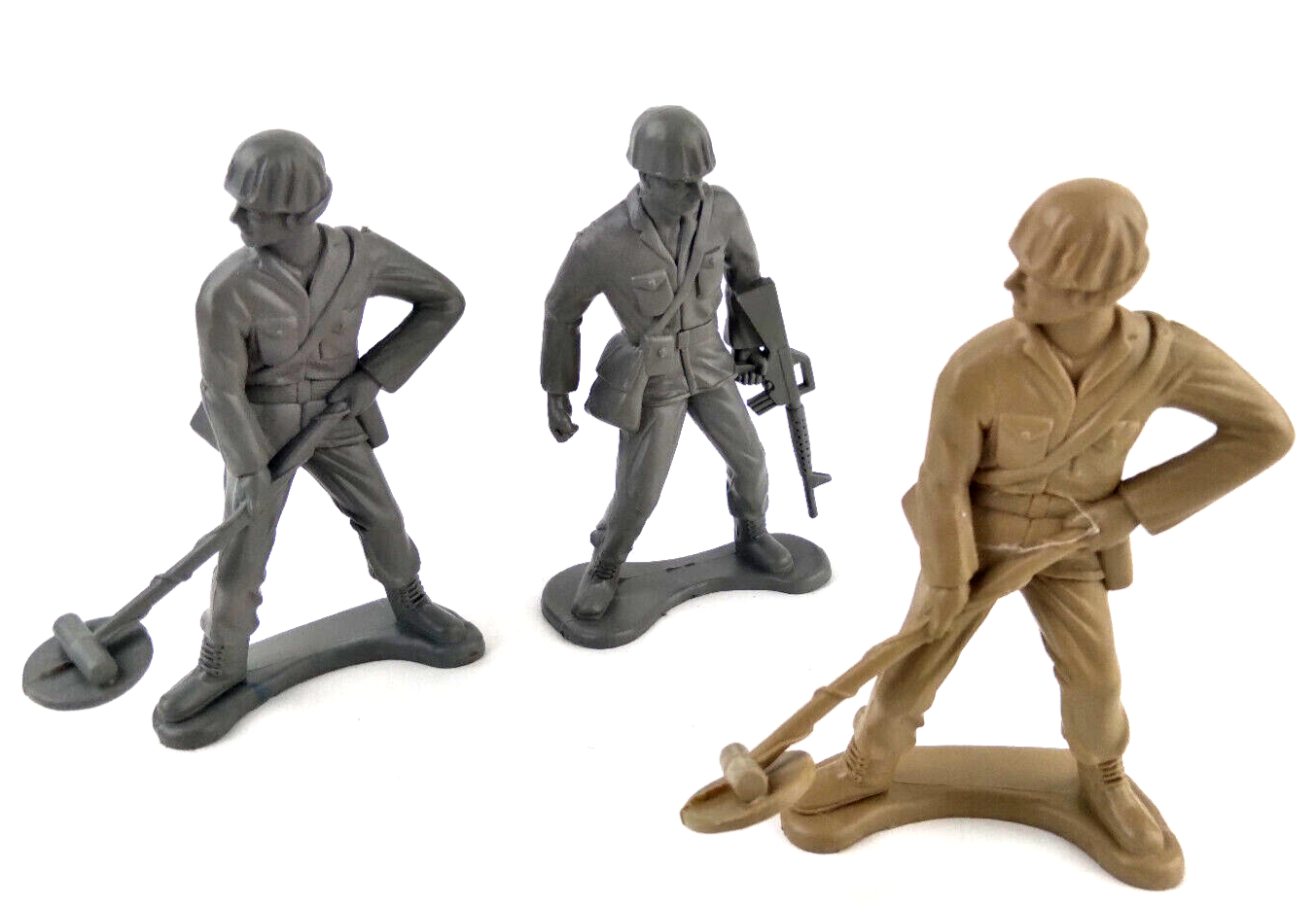 LOT OF 3 VINTAGE 4" PLASTIC ARMY MEN TAN AND GREY ARMY MEN VIETNAM ERA ...