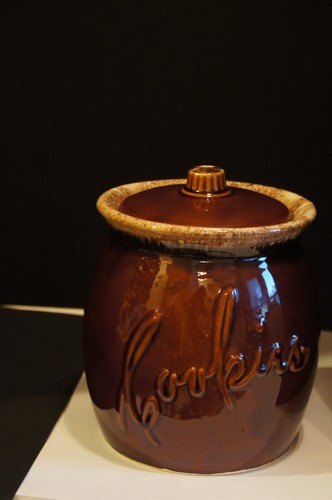 Hull USA Pottery Brown Drip Cookie Jar With Lid Vintage 8" tall W Lid ...
