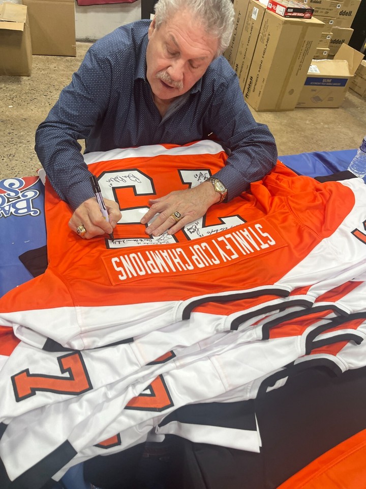 (12) 1975 Stanley Cup Champion Flyers Signed Broad Street Bullies ...