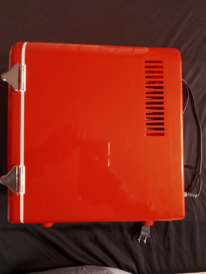 Igloo Mini Retro 6 Can Fridge | eBay