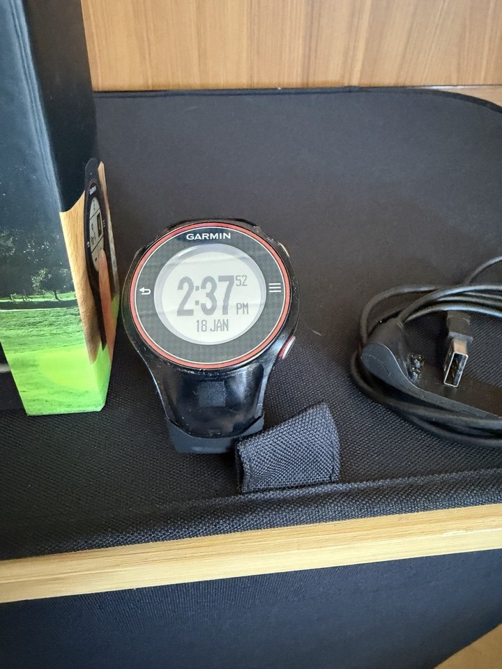 Garmin Approach S3 Black GPS Golf Watch WORKS complete charger Box ...