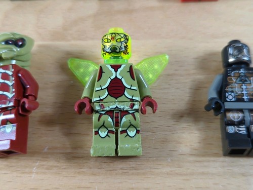 LEGO assorted Minifigures lot Super Heroes, Robots, Insectoids ...