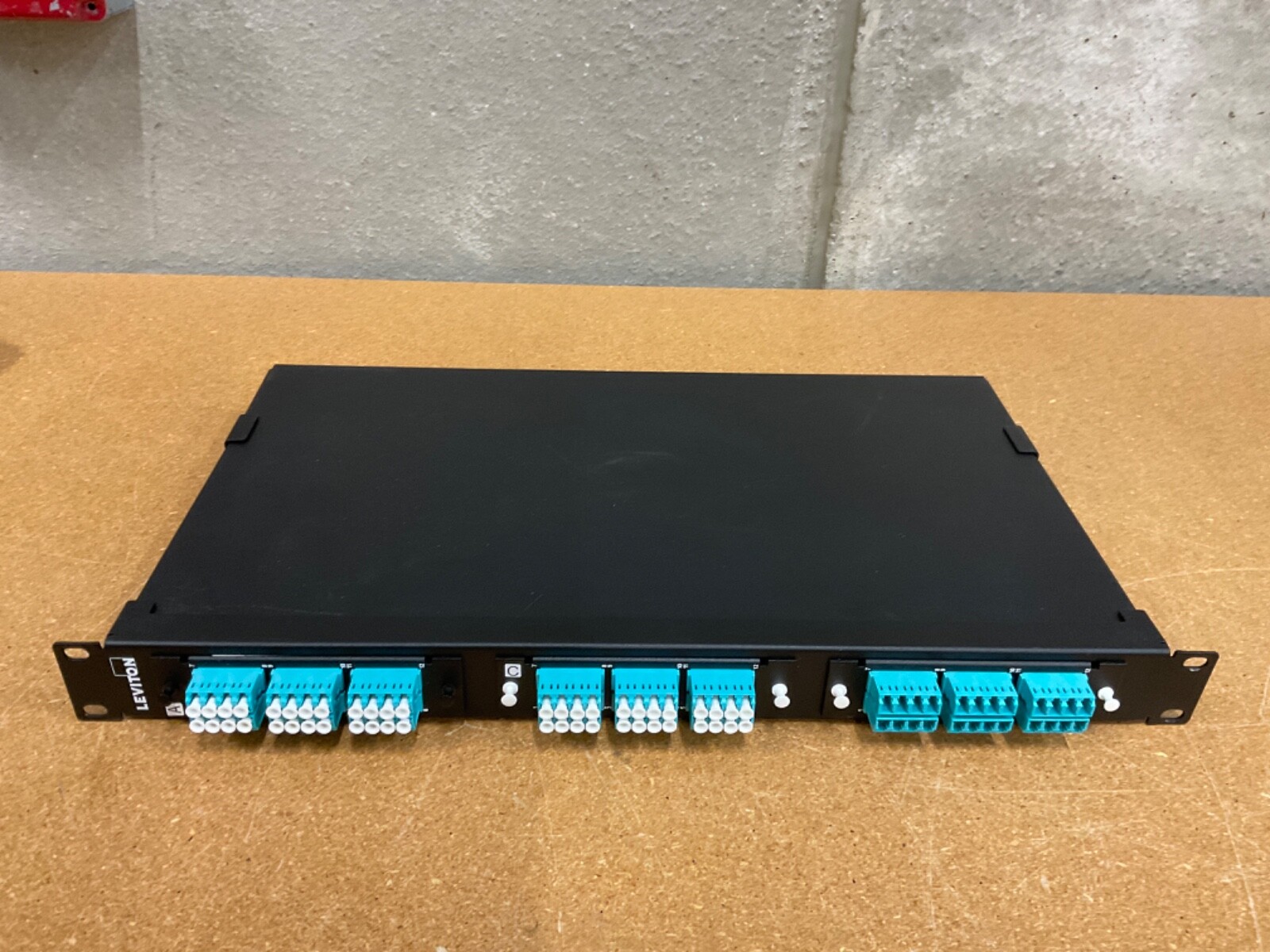 Leviton Fiber Enclosure 5R1UL 1U 3slots w/ 3 MTP Breakaway Modules | eBay