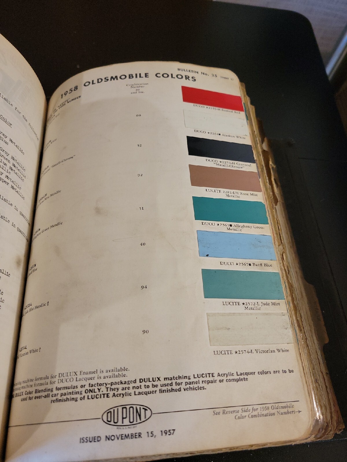 1958 DUPONT LUCITE OLDSMOBILE COLORS PAINT CHIP SWATCH SHEET BULLETIN ...