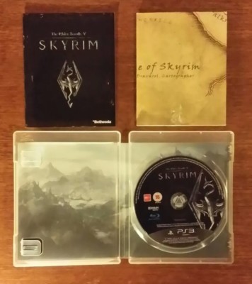 ELDER SCROLLS V SKYRIM WITH BOX, MAP, DISC AND MANUAL ALL IN GREAT ...