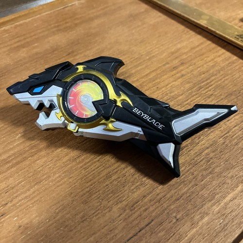 Hasbro Beyblade Burst Evolution Riptide Blast Shark Launcher No Cord ...