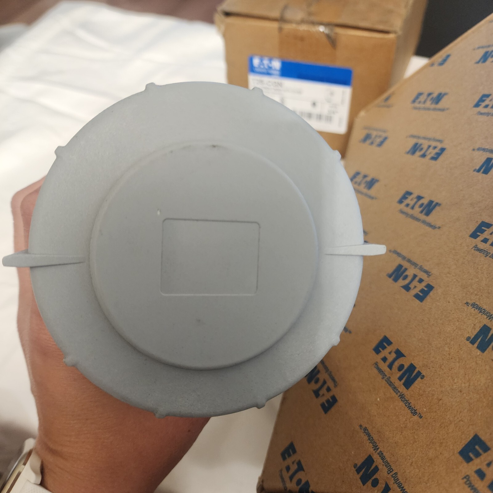 Eaton AH560C7W IEC 309 PIN & SLEEVE Watertight | eBay