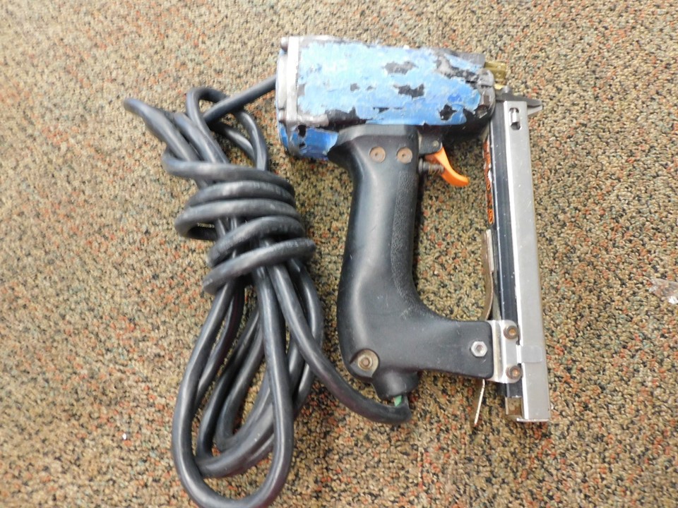 Duo-Fast Carpet Pro ENC-5418B Industrial Corded Electric Carpet Stapler ...