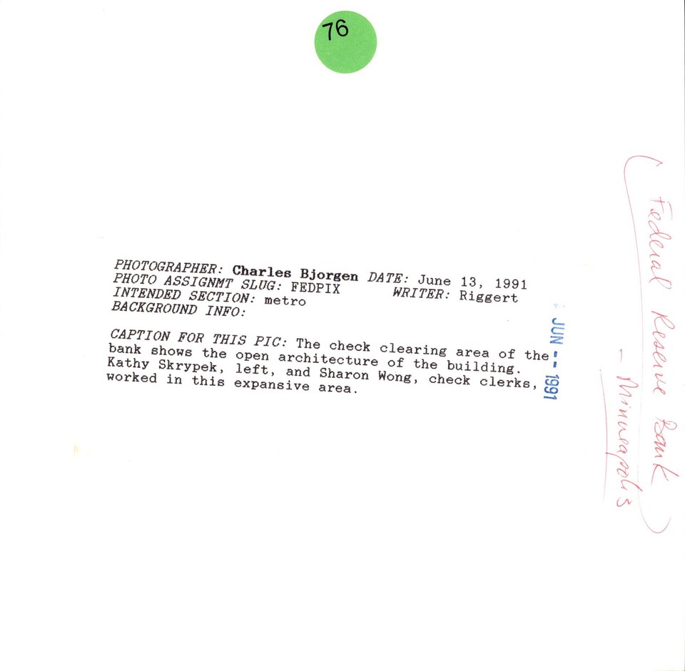 LG108 1991 Original Photo MINNEAPOLIS FEDERAL RESERVE BANK CHECK ...