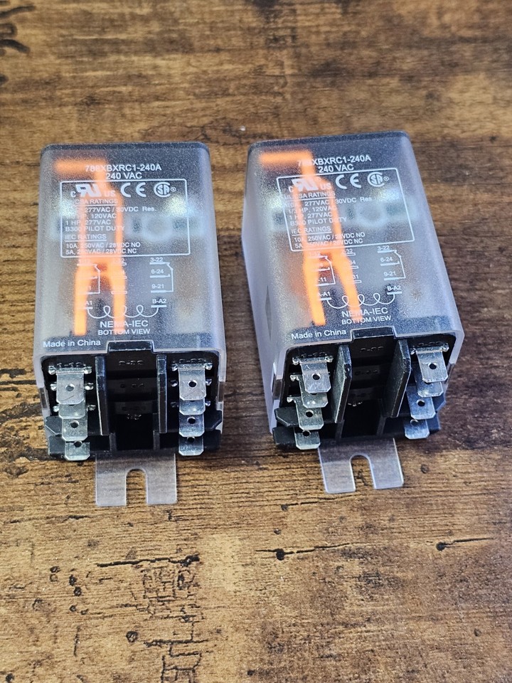 *Lot of 2* SCHNEIDER 788XBXRC1-240A Side Flange Relay 240VAC Coil 10A 8 ...