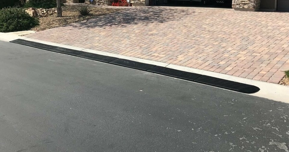 Driveway Curb Ramp for Large Driveways, Bridjit 5 Sections Set for 20ft ...