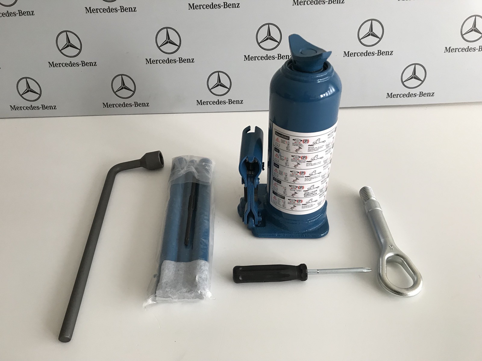 Mercedes Sprinter/VW Crafter Bottle Jack With Tool Kit A9065800018 ...