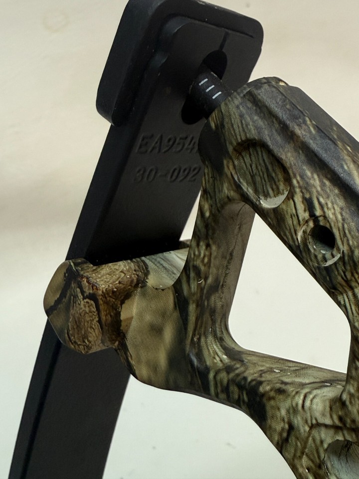 Diamond BowTech Infinite Edge Pro 5-70# 13-31in Compound Bow RH | eBay
