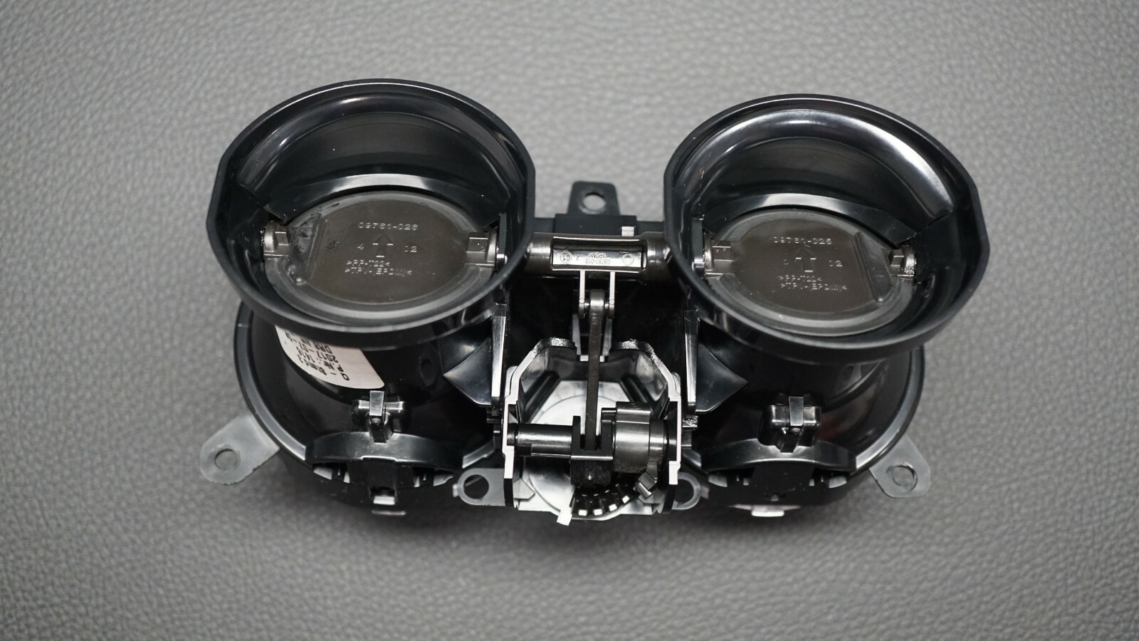 OEM MERCEDES BENZ E CLASS W213 GRILLE AIR VENT LEFT / A2138307700 | eBay