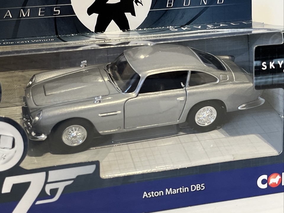 Corgi CC04310 James Bond 007 Aston Martin DB5 Skyfall 1:36 Diecast Car ...
