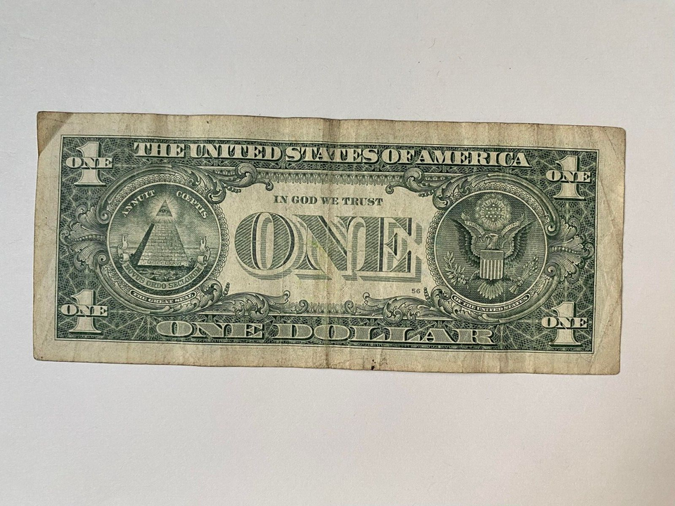 One dollar bill serial number D 06341299 F $1 Note US Real money 2013 ...