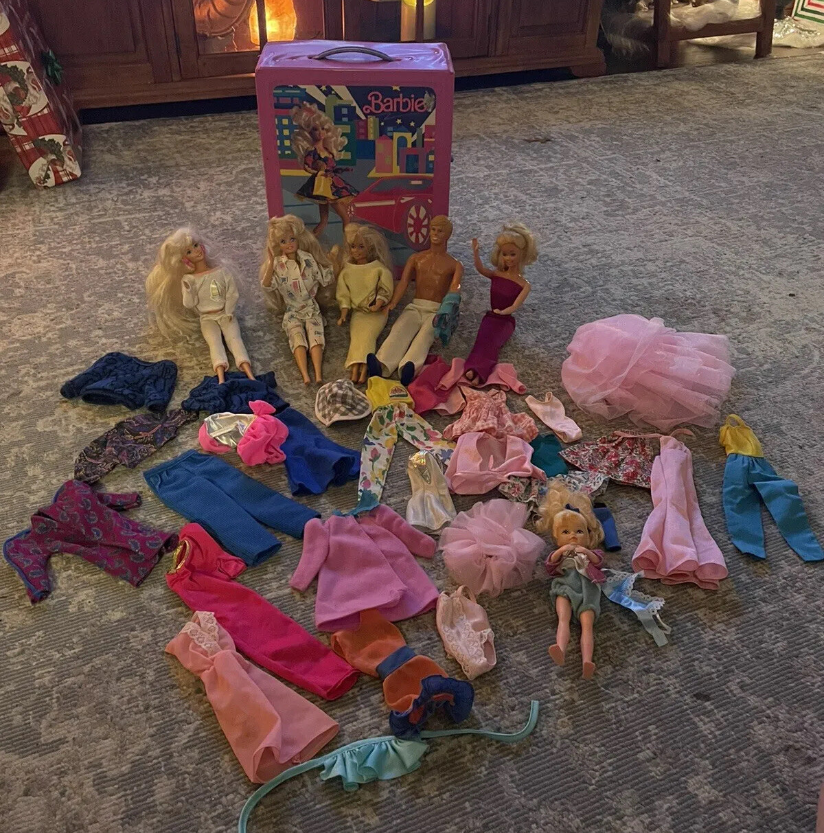 VINTAGE LOT of 4 Barbies, 1 Ken Doll, 1 CREATA Doll, Many Outfits ...