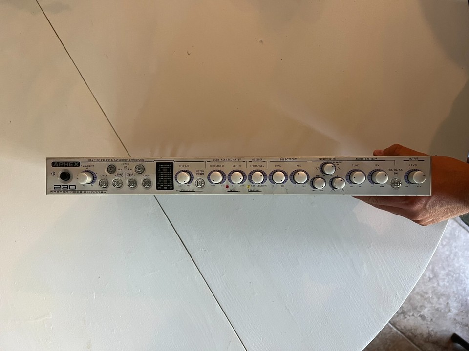 Aphex 230 MVC Tube Pre/Compressor/Para EQ/De-Ess/Gate/Big Bottom ...