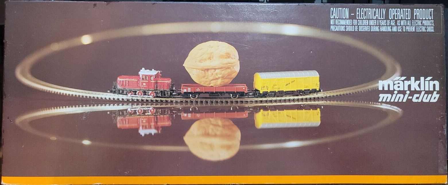 Z Marklin 8172 DB Starter set w/8864 loco, 2 Freight cars, track(tested ...