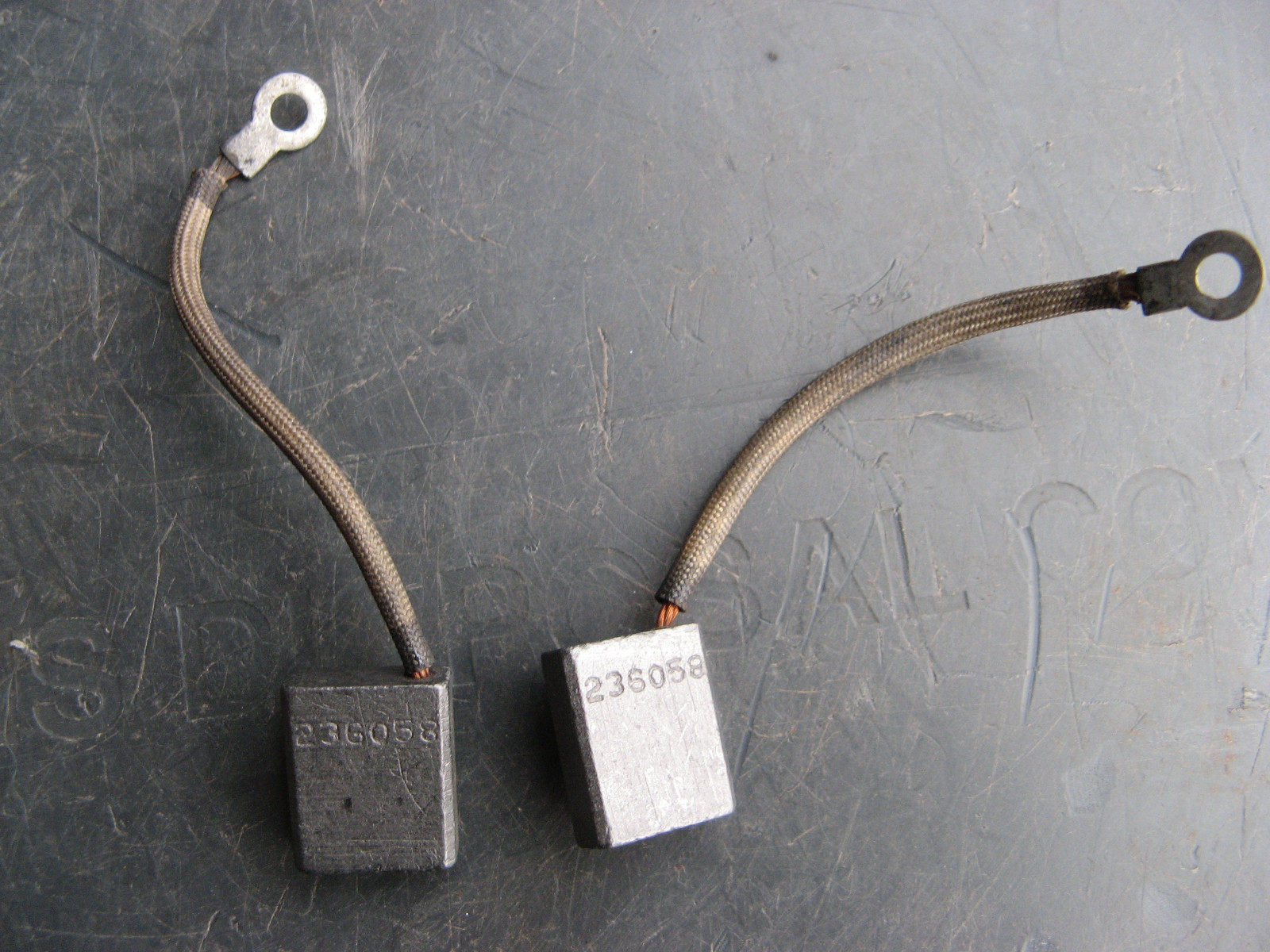 1967 MIL SPEC KOHLER ENGINE GENERATOR BRUSH Set (2) 236058 1/4x5/8x3/4 ...