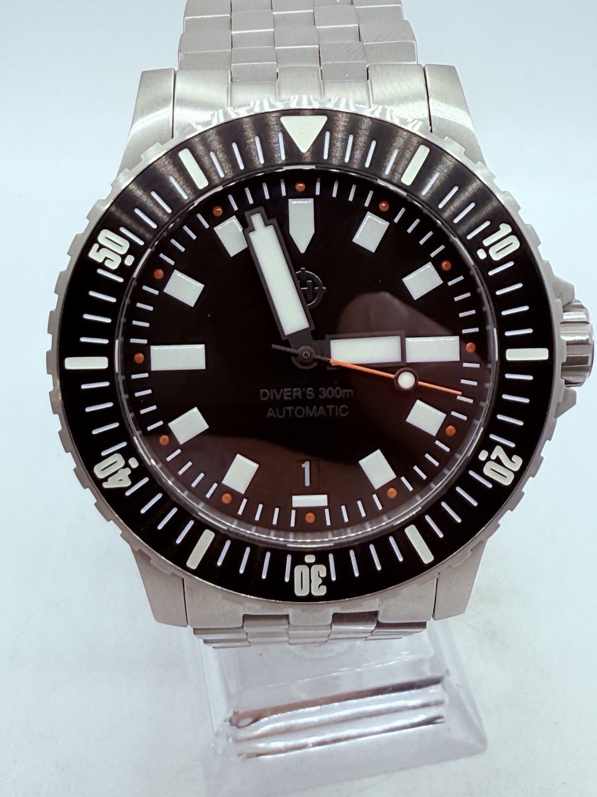 Helm Vanuatu SS Auto Dive Watch Black date box - Gem