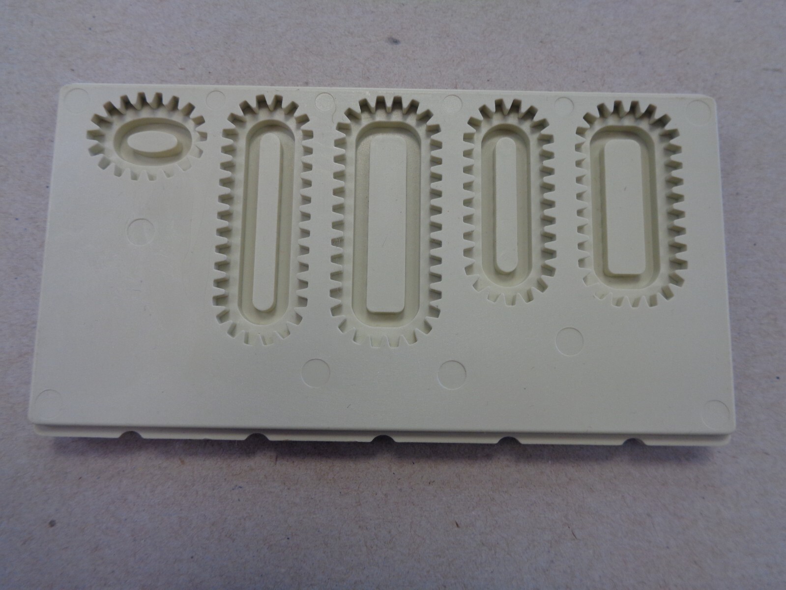 Sears Kenmore #4 Purl Edge Eyelet Buttonhole Template Cam Disc Pattern ...