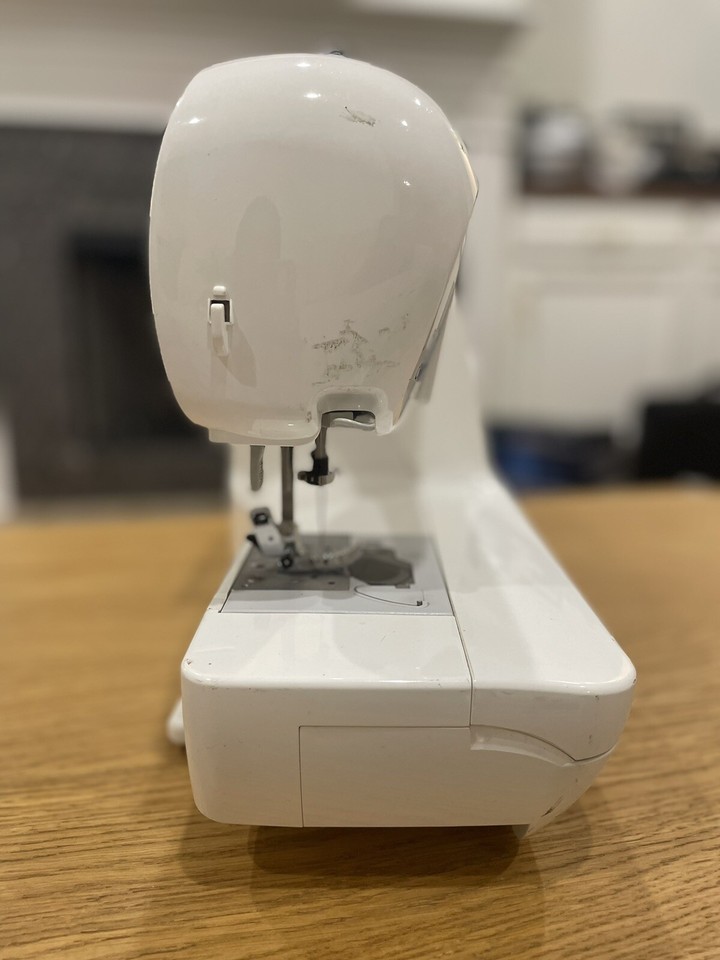 Baby Lock Grace Sewing Machine BL40 READ DESCRIPTION FOR A GREAT DEAL ...