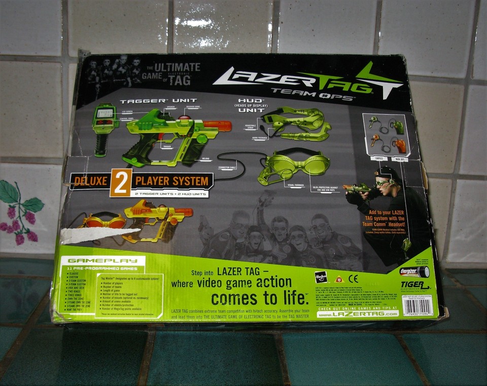 LAZER TAG TEAM OPS SET (2 TAGGER UNITS (GUNS), 2 HUD UNITS, + 2 BONUS ...