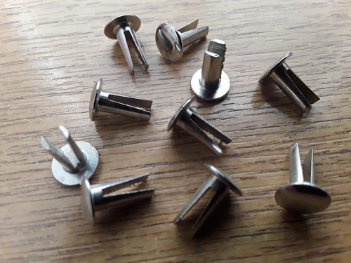 5/32" x 3/8" Bifurcated Split leg nickel plated Steel Rivets Oval Head ...