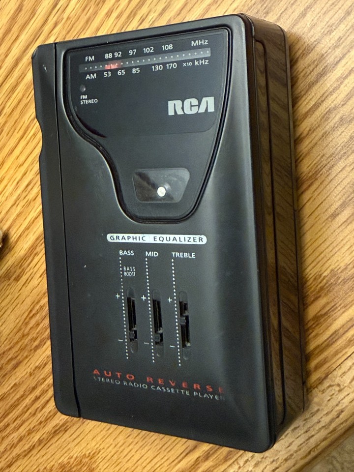 VINTAGE RCA Walkman RP-1851A AM/FM Stereo Cassette Player W/ Headphones ...
