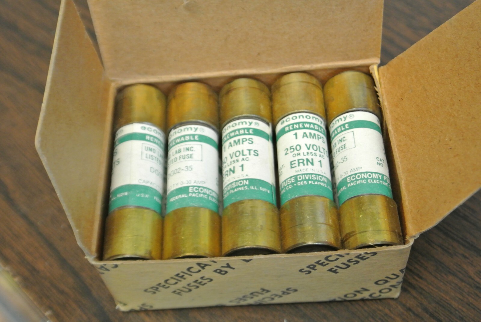 BOX of 10 / ECONOMY ERN1 RENEWABLE FUSE / 1A / 250V / NEW SURPLUS / ERN ...