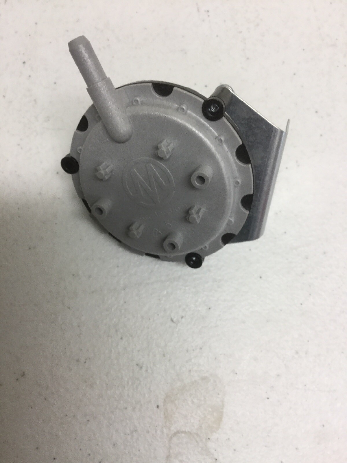Goodman 0130F00506 Pressure Switch 9376VS-0003 - .75PF | eBay