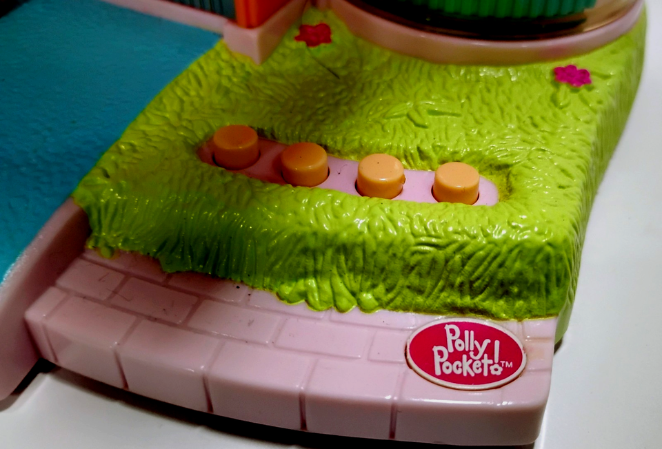 Polly Pocket Magic Movin' Ultimate Clubhouse /4Dolls/Chair/Guitar ...