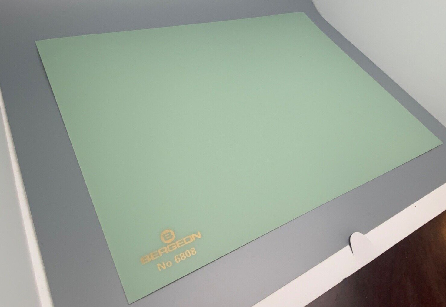 Bergeon 6808 Watchmakers Green Plastic Bench Top Work Mat Swiss Made!