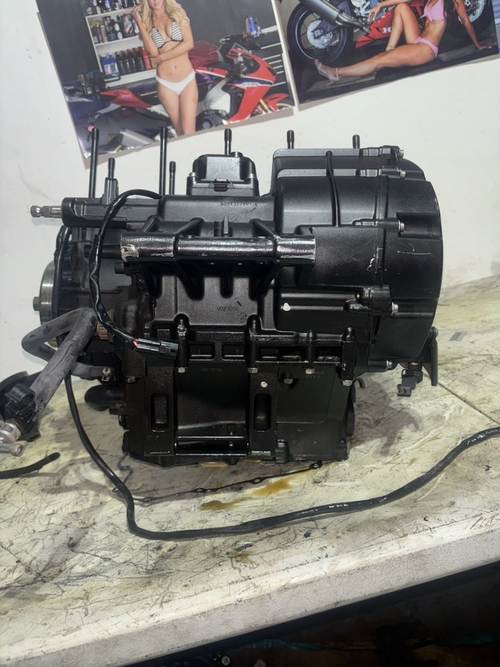 2009-14 Yamaha YZF R1 Engine Motor Complete Lower End Block Crankcase ...