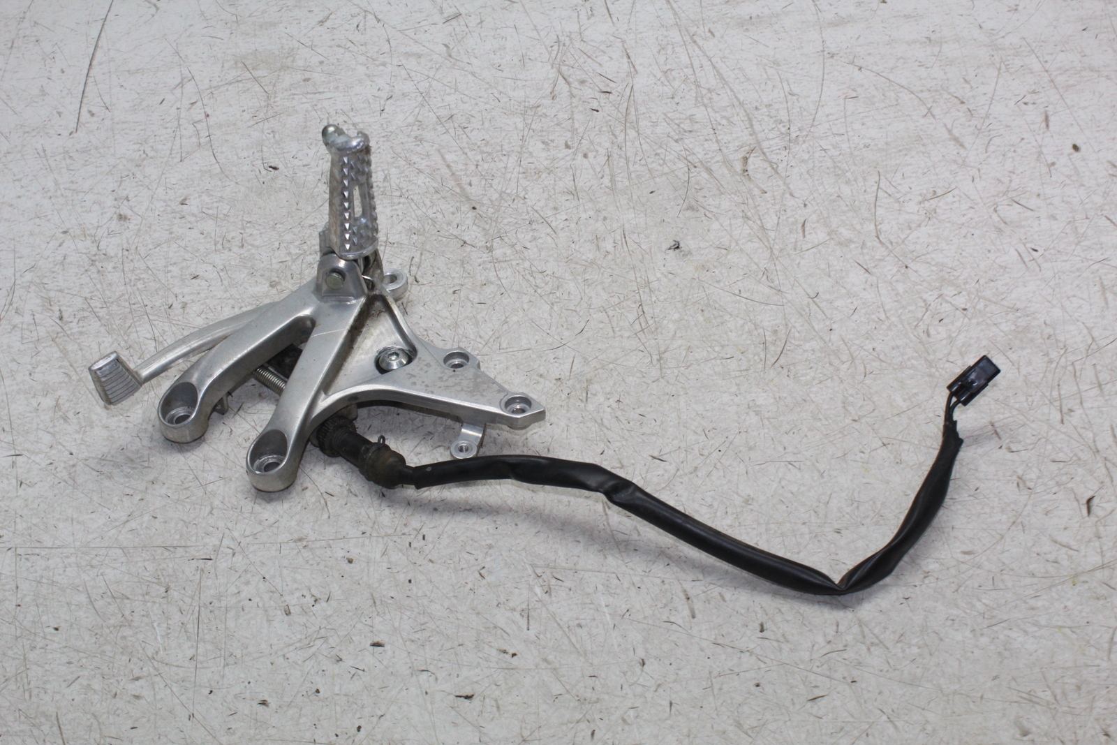 13-18 HONDA CBR600RR RIGHT REARSET REAR SET DRIVER FOOT PEG REST STOP ...