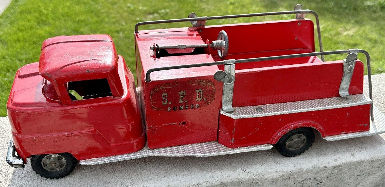 Vintage Structo SFD Pumper Fire Truck Engine Pressed Steel Toy Red 19 ...