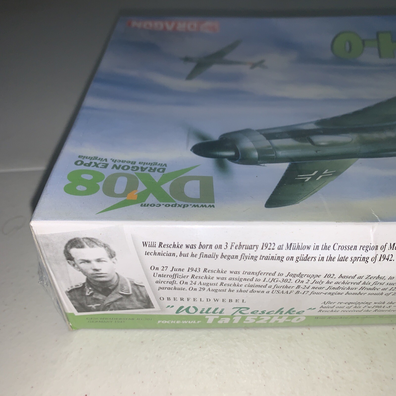 DRAGON MASTER SERIES FOCKE-WULF TA152H-0 WILLI RESCHKE 1:48 MODEL KIT ...