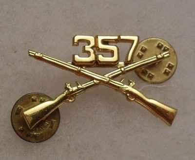 VIETNAM ERA INFANTRY BRASS CROSSED RIFLES "657" ABOVE RIFLES "S21 ...