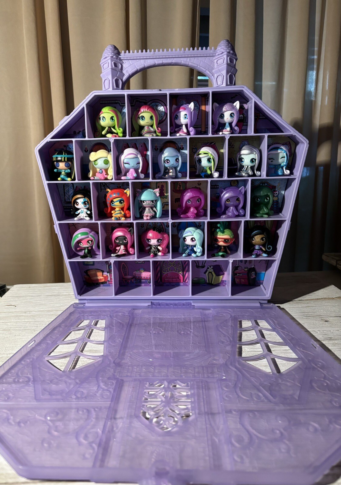 Monster High Minis Series 1 case with 23 Monster High Characters | eBay