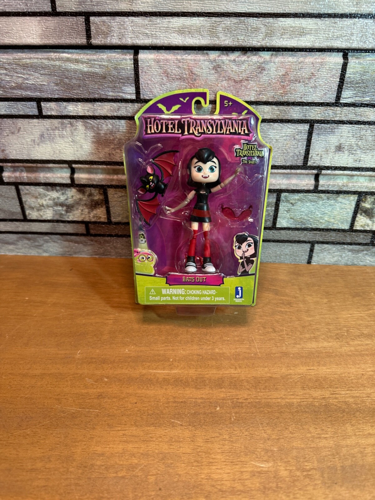 Hotel Transylvania, Bats Out, Mavis Figure w Red Socks, Jazwares, Free ...