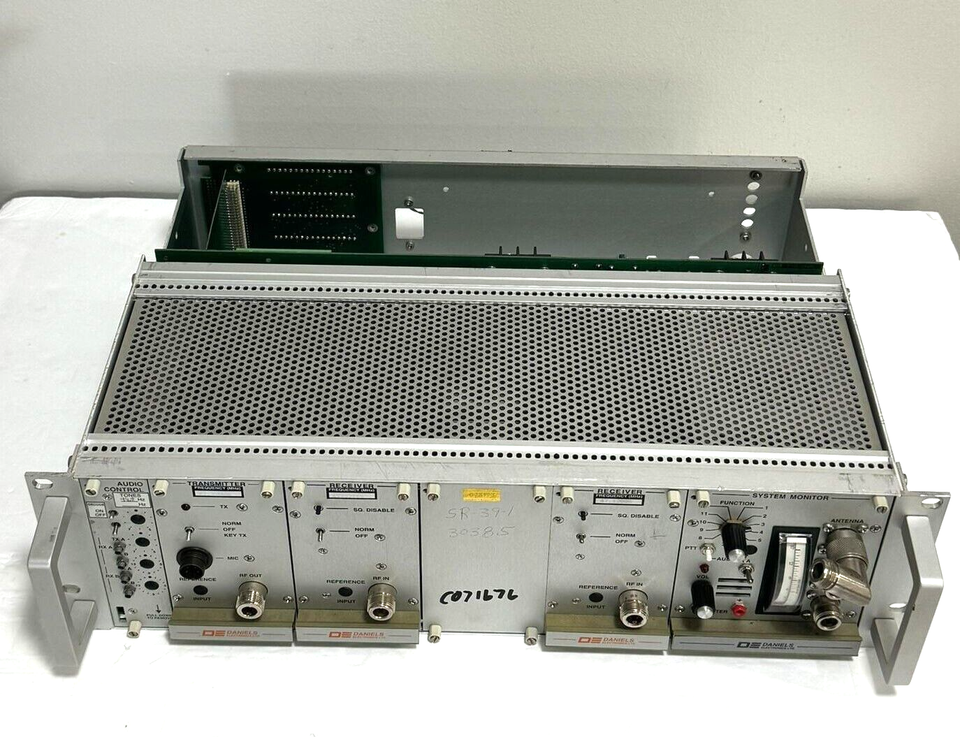 Daniels Electronics Low Band Radio Transmitter Receiver SR-39-1 | eBay