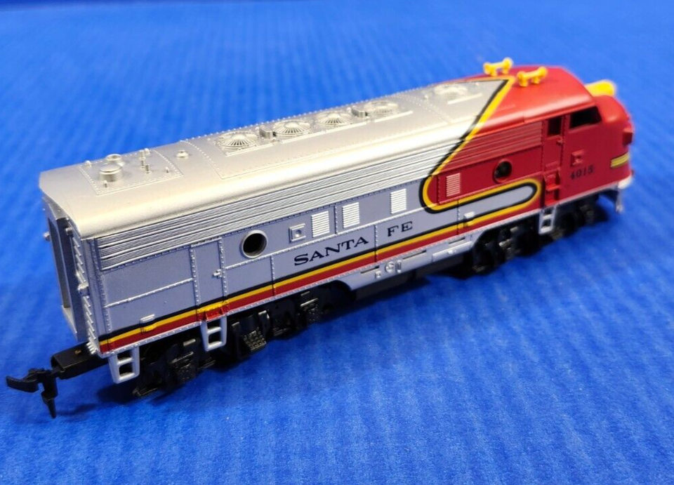 Tyco HO Scale SANTA FE Diesel F9 Powered Lighted Model Railroad Train ...