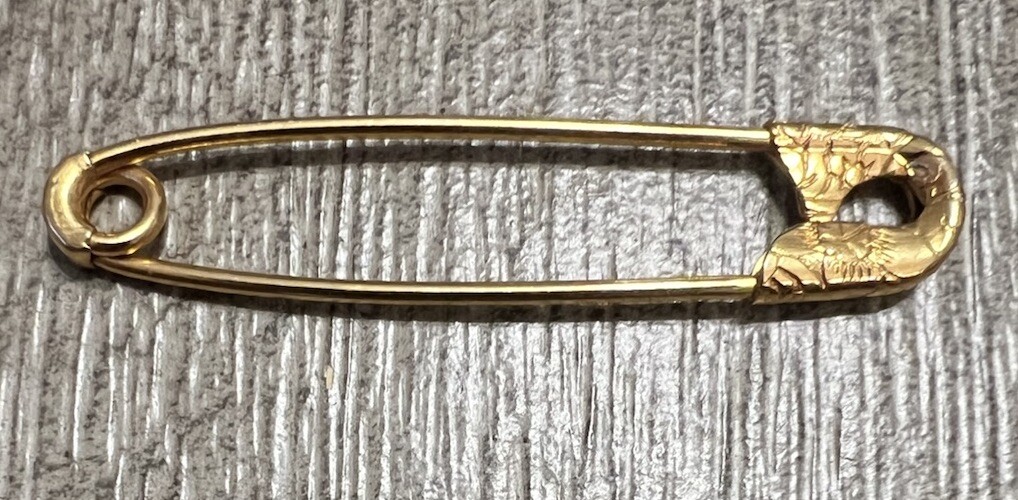 18K Yellow Gold Safety Pin Hand Engraved Both Sides H… - Gem