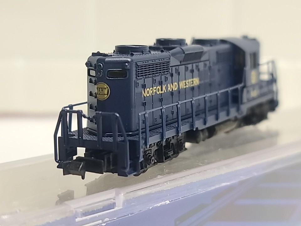 Life-Like N Scale 7114 GP18 Diesel Loco Norfolk & Western N&W 920 LN ...
